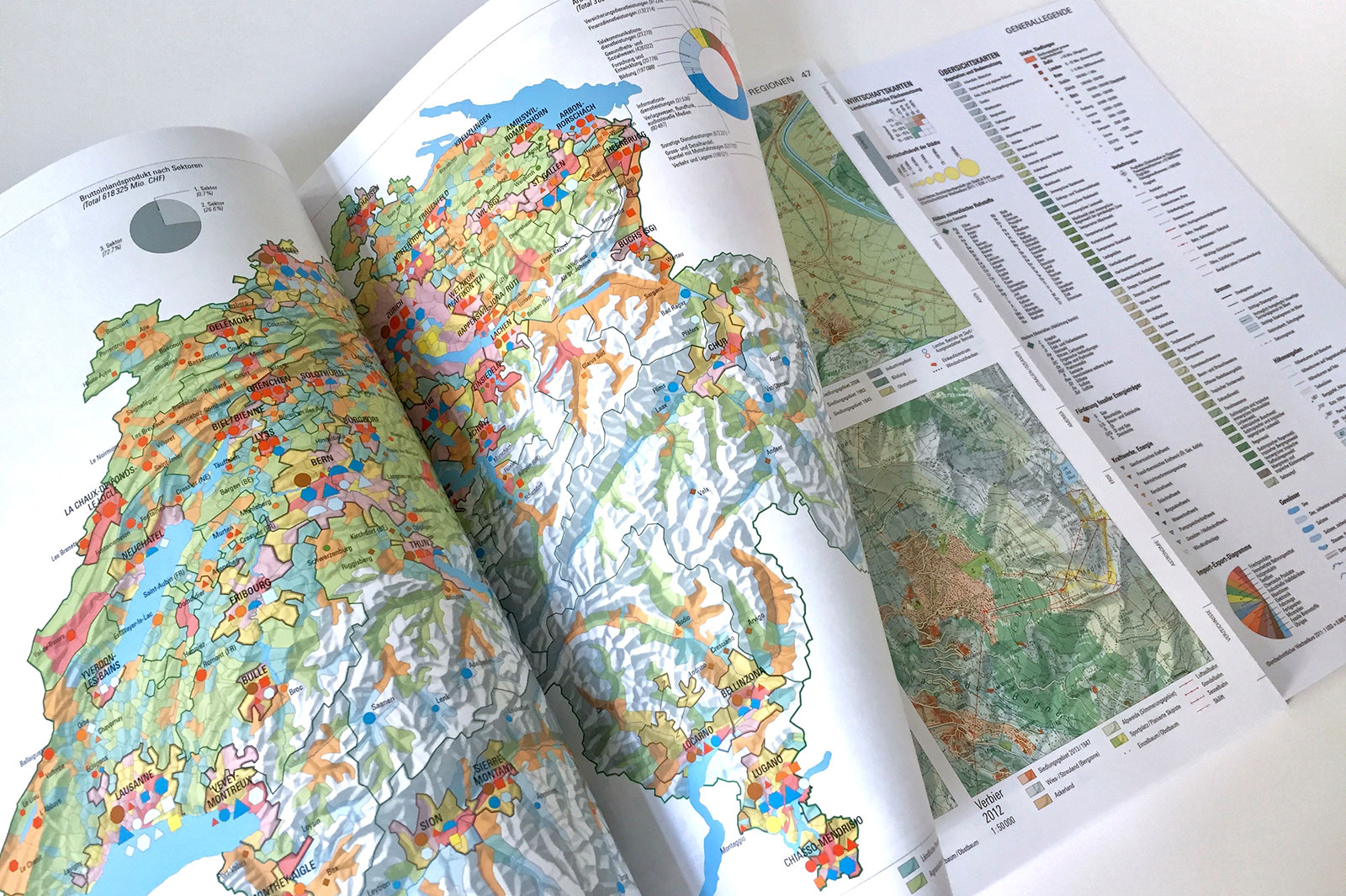 Der Atlas – SCHWEIZER WELTATLAS